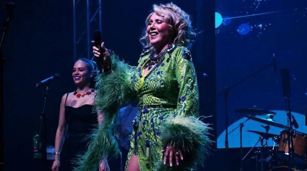 Lepa Brena - Biografija Online